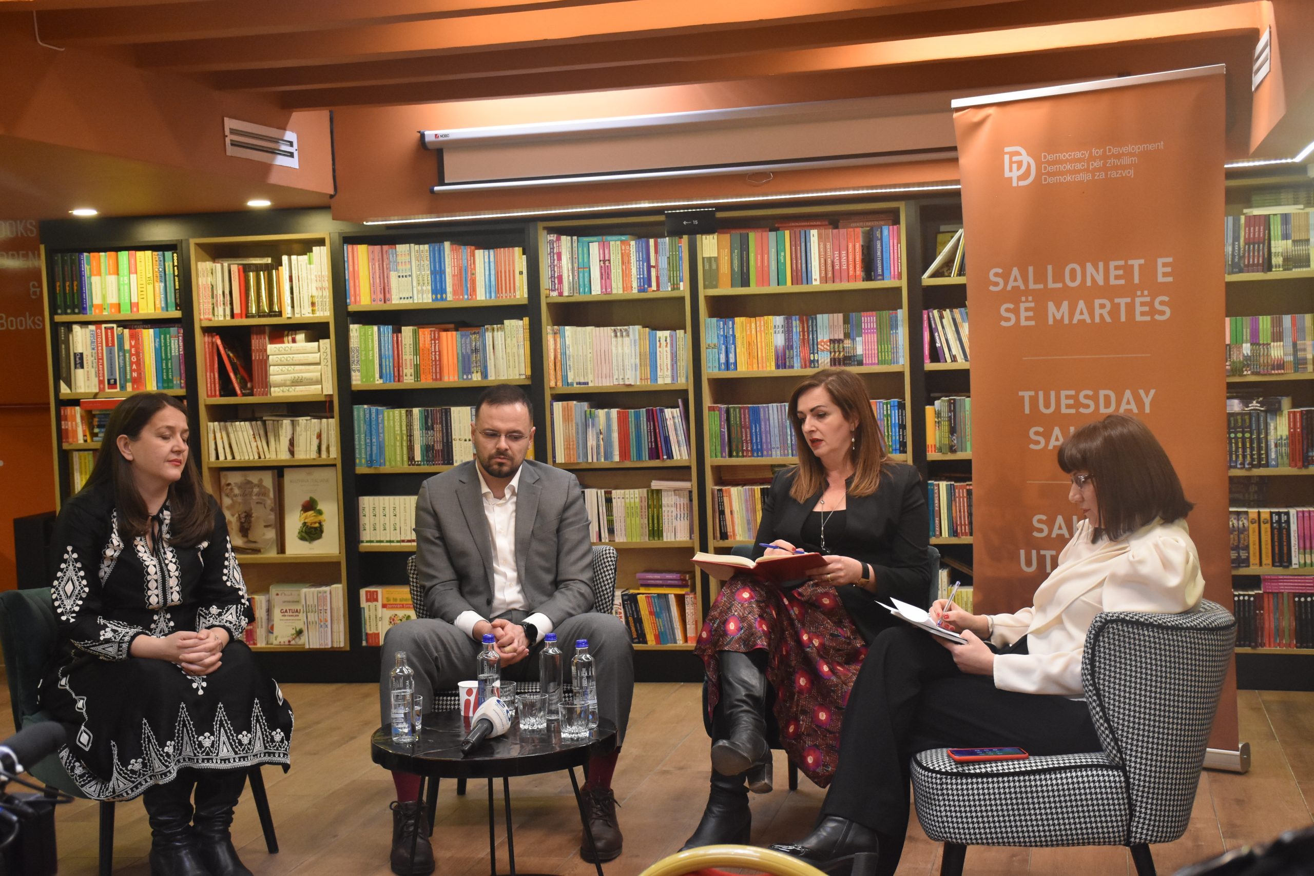 Paragjykimet dhe stereotipet gjinore: Sa janë kualitative tekstet ...